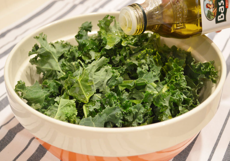 EASY Kale Chip Recipe | 15 Minutes - Me and Reegs